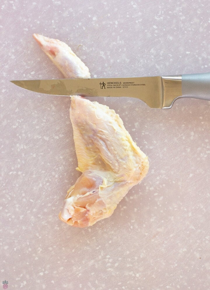 How To Cut Chicken Wings: Step-By-Step Guide & Tips - Intentional ...