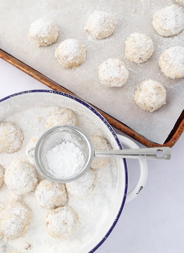 Classic Butterball Cookie Recipe (Mexican Wedding Cookies ...