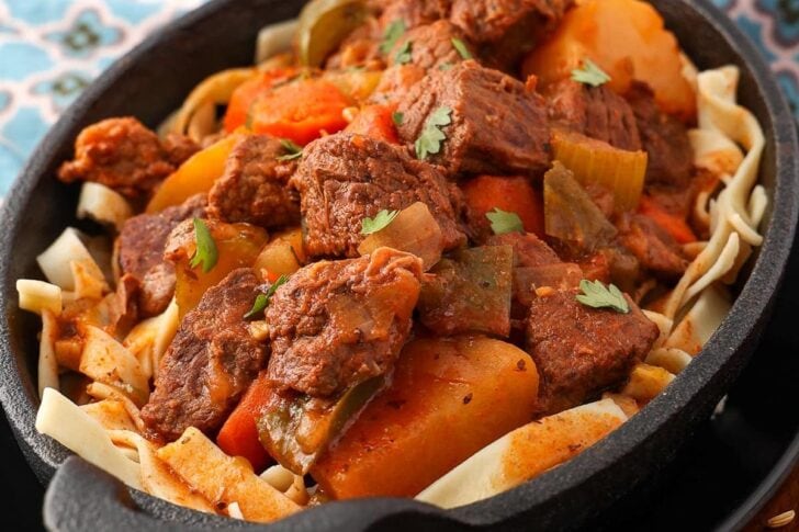 50+ Crockpot Ideas for Potluck Dinners That Travel Well and Feed a ...