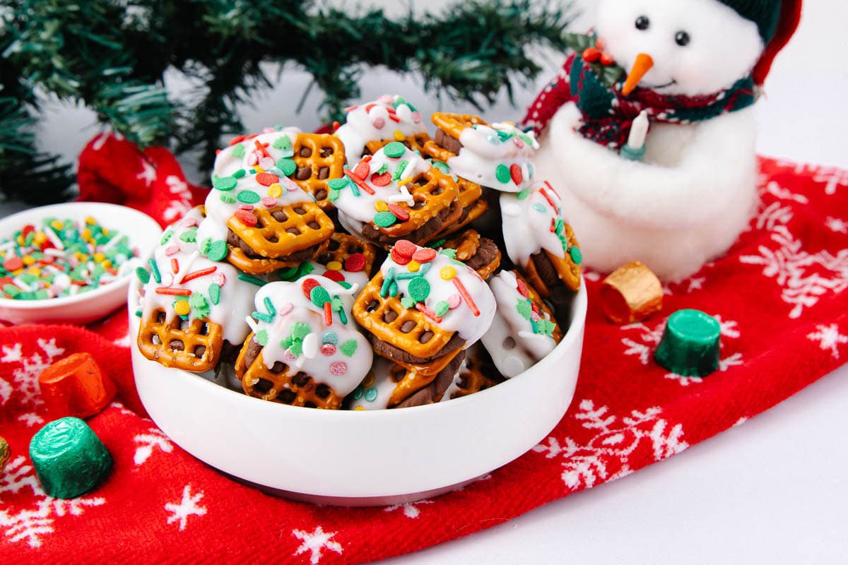Find a recipe for Christmas Pretzel and Rolo Recipe (holiday Party ...