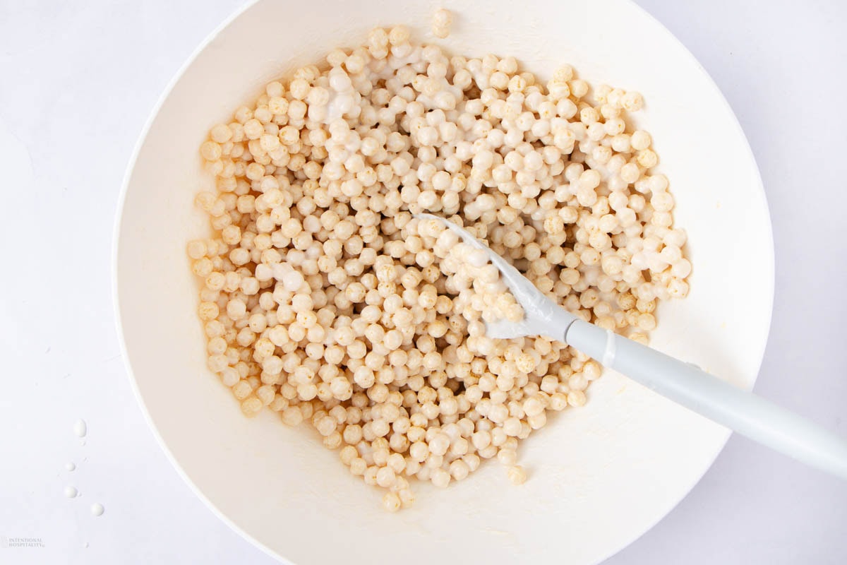 Snowball Party Mix (Sweet Winter Snack)